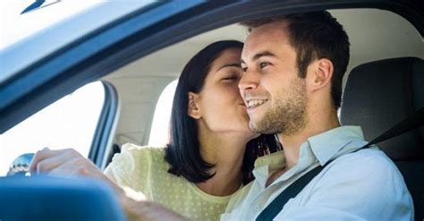 Seks Di Mobil Akan Lebih Nikmat Dan Panas Bila Anda Lakukan Posisi Ini