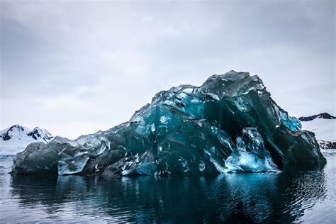 10 Amazing Picture Of Icebergs That Will Want You To Visit These Places