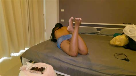 Pinay Amateur Teen Relaxes On The Bed With No Panties On Xhamster