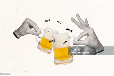 두 사람의 손 맥주 한 잔을 들고 건배 주말을 축하 흰색 배경에 친구 회사에서 휴식을 취하는 수평 사진 콜라주 0명에 대한 스톡 사진 및 기타 이미지 Istock