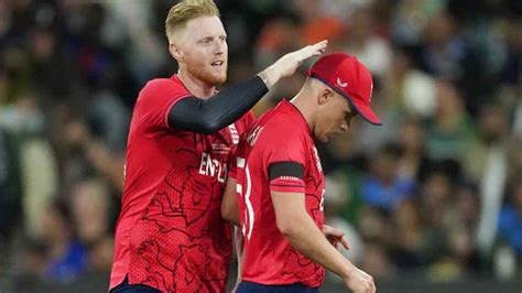 Sam Curran నేను అర్హుడిని కాదు స్ట్రోక్స్‌ సరైన వ్యక్తి సామ్