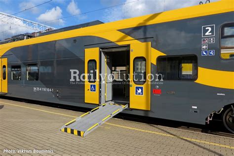 Type 16ev Emu Presented To The Public Railvolution