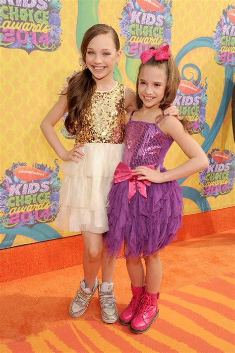 Maddie And Kenzie Ziegler Share Embarrassing Red Carpet Looks Exclusive