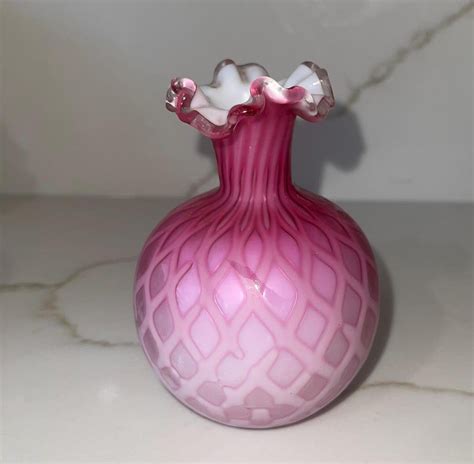 Ruffled Antique Pink Satin Quilted Diamon Small Vase Murano Or Similar