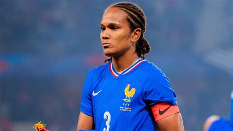 Wendie Renard Se Sincera Tras Quedarse Fuera De La Convocatoria De Francia Para La Eurocopa 2025