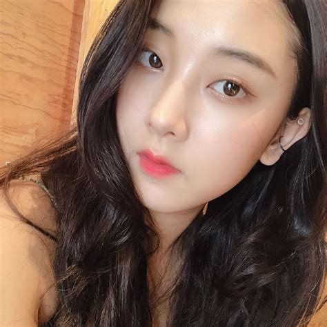 Pin Van 𝖏 𝖊 𝖓 𝖓 𝖞 Op Clc 씨엘씨 Pin Van 𝖏 𝖊 𝖓 𝖓 𝖞 Op Clc 씨엘씨