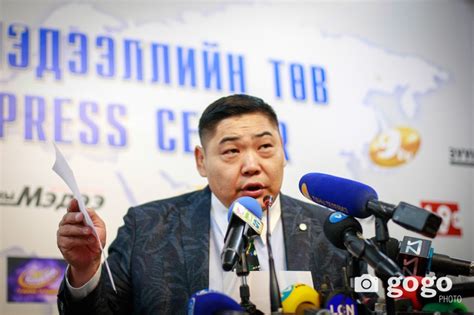 Кёкүшюүзан Батбаярыг гэр бүлийн хүчирхийлэл үйлдсэн хэргээр 15 хоног цагдан хорьжээ