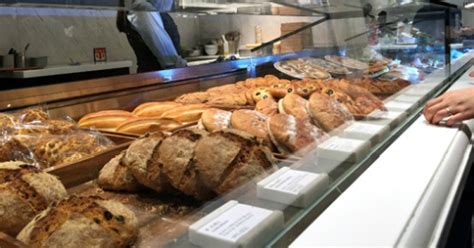 밀착취재 하루 200t 백화점·대형마트 식품쓰레기 산더미