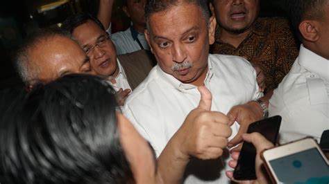 Kpk Tetapkan Dirut Pln Sofyan Basir Sebagai Tersangka