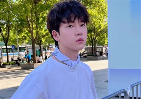 Yu Yifu 俞逸夫 Cpophome