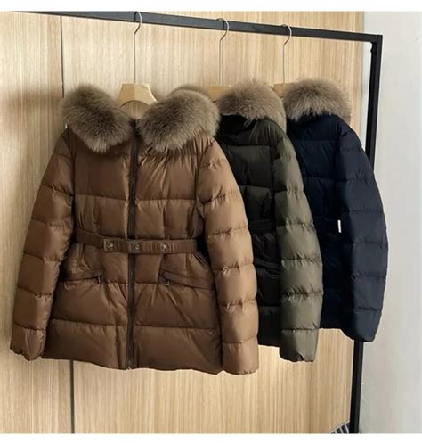 여성누빔패딩 겨울 퀼팅 하이 퀄리티 여우 털 후드 화이트 덕 슬림 여성 따뜻한 두꺼운 대형 깃털 넥 롱 코트 티몬