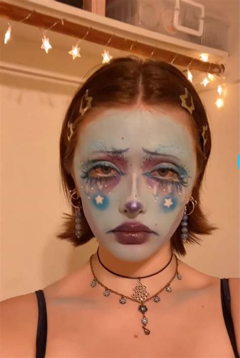 Pin By Nikole On Art School Girlfriend Funky Makeup Cute Clown Makeup Creative Makeup Looks
