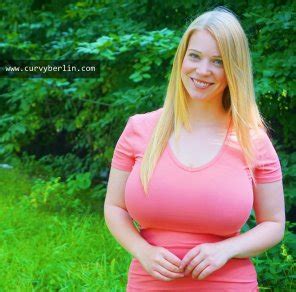 Laura Of Curvyberlin Porn Pic