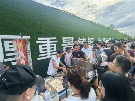景德镇 鸡排哥”走红网络 将小吃生意做出情感的温度凤凰网江西凤凰网
