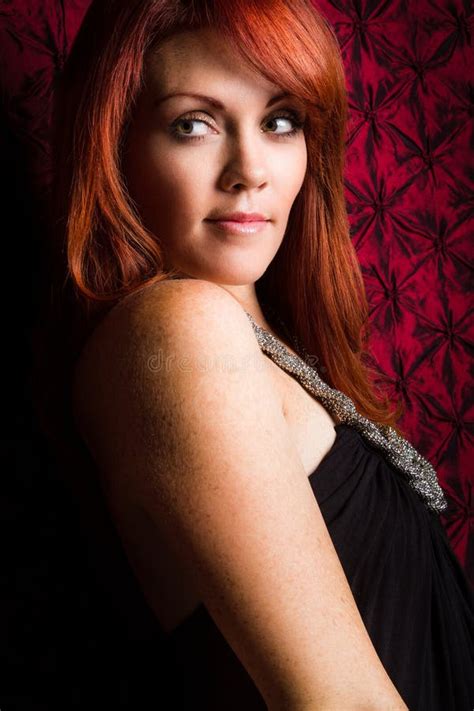 Femme Rousse Photo Stock Image Du Jeune Mode Freckles 5198822