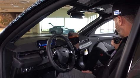 O Piloto Ken Block Testa Mustang Mach E Mas… Observador