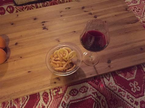 프로젝트 가치삶 요 며칠 따뜻하더니 오늘 부쩍 추워졌어요 모두 따뜻하고 편안한 주말 되세요 🍷🌝