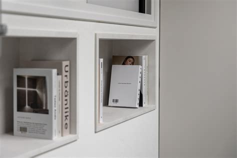 Ddb인테리어 분당인테리어판교인테리어강남인테리어 미니멀하고 깔끔한 현관인테리어 기존의 협소했던 현관 공간을 확장하기 위해 가벽과 신발장을 기존벽에 이어서 구성하여