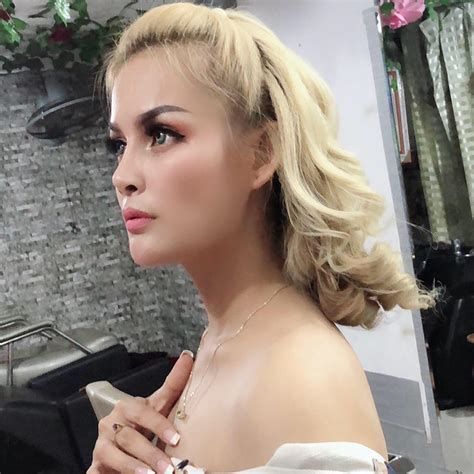 ព្រះ នាងតូច ព្រះ នាងតូច Added A New Photo