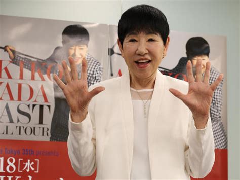 55周年の和田アキ子がラストホールツアー「引退はしません」股関節、膝…満身創痍でも歌うワケ ライブドアニュース