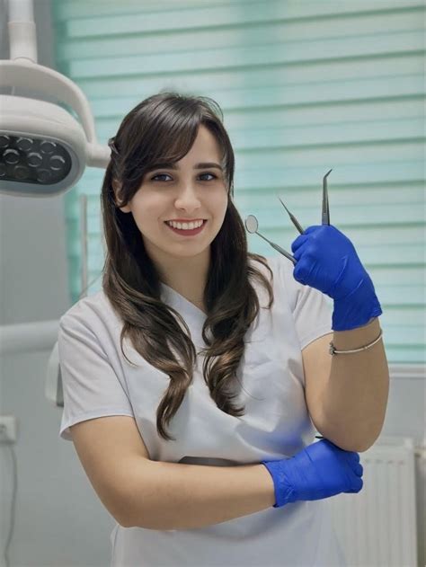 Dr Naniko Tevdorashvili ექიმი სტომატოლოგი ნანიკო თევდორაშვილი Rustavi