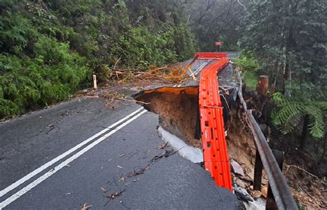 Bells Line Closed At Bridge Minor Macquarie Flood Still A Possibility