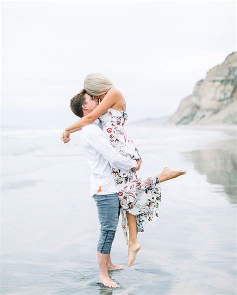Pin By Neca Visuals On Engagement Photoshoot Ideas Engagement Photo