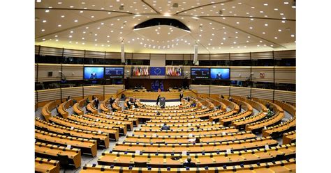 Пенсионен фонд на евродепутатите пред фалит Ще плаща ли Европа по 23 млн евро годишно за да