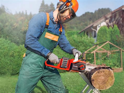 Download Chain Saw Farm House Picture | Wallpapers.com