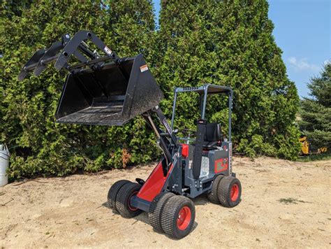 Intrepid Mini Articulating Loaders Equip Expo Demo