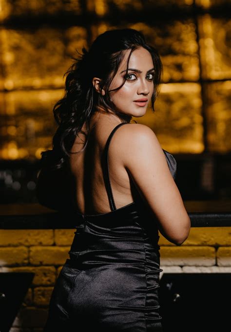 Image Of Amika Shail