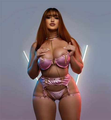 Nia Bleu 🥵 Rtrueart254