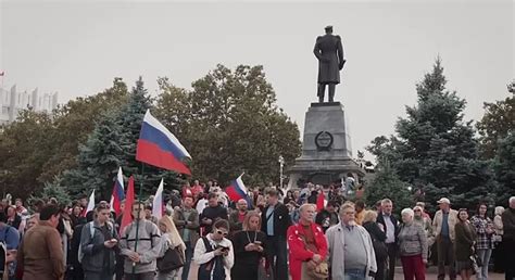 Михаил Развожаев Сегодня севастопольцы собрались на площади Нахимова чтобы поддержать