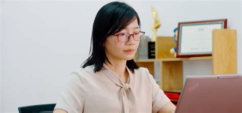 肖淑敏（美国光学学会会士，哈尔滨工业大学（深圳）二级教授、博士生导师） 百度百科