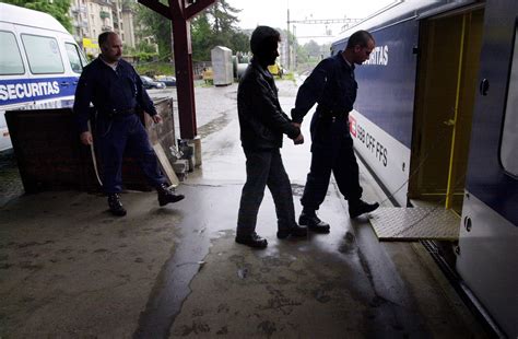Transport Von Gefangenen Amt Für Justizvollzug Patzt Bei Auftrag Für