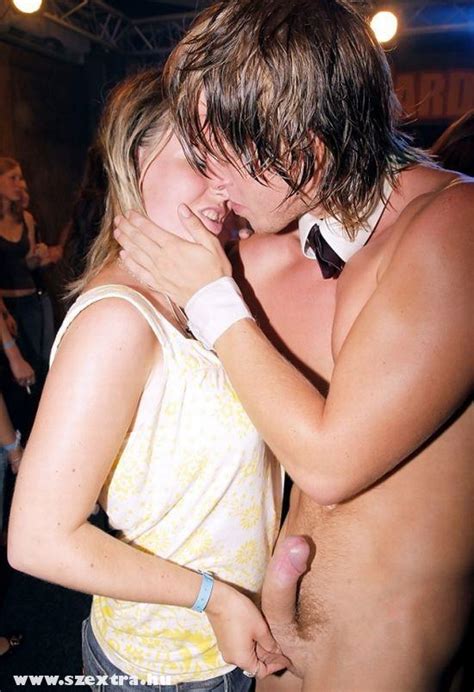 Belekapaszkodott A Goly Kba Szex S Erotika