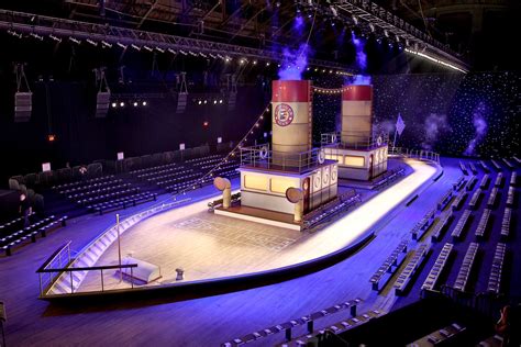 Fashion Show Stage Papirio