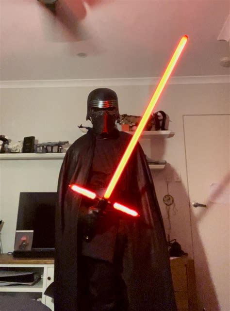 Kylo Ren Cosplay Rstarwars