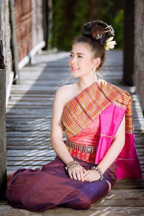 Northeastern Costume Chulas Isan Webboard