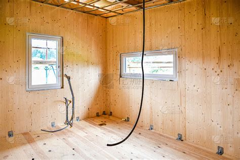 建筑节能被动式木房子。