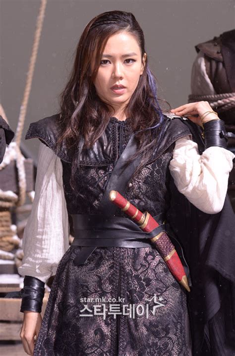 [포토]손예진 `이렇게 예쁜 해적 보셨나요`