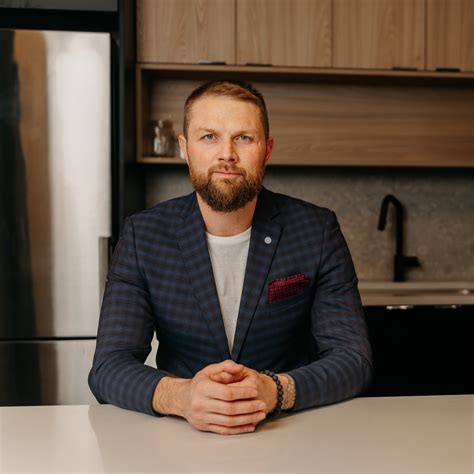 Courtier De Calgary Brett Steele Remax Irealty Innovations Remax