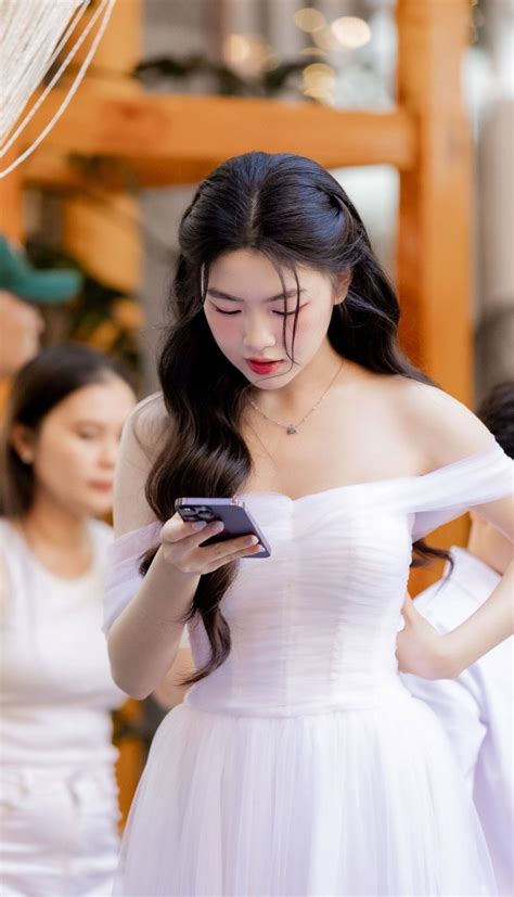 Con Gái Quyền Linh đủ Tuổi Thi Hoa Hậu Ngày Sinh Nhật ăn Mặc Lộng Lẫy