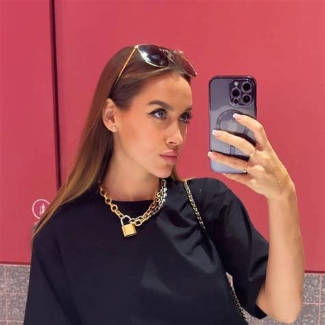 Странный поклонник напугал порнозвезду Luxury Girl такого Полина