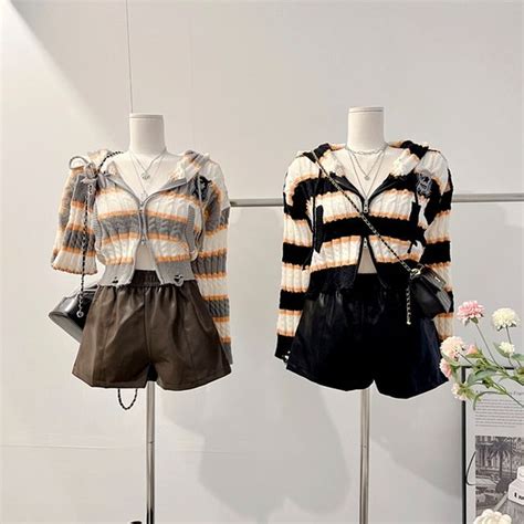 Y2k하이틴유니크 여름 에이별 레터링 배색 오버핏 빈티지 구제 데미지 레이어드 이너 무지 꽈배기 니트 크롭 후드 집업 가디건 2color 이프유마인