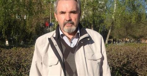 След като баща ми ни напусна майка ми доведе друг мъж в къщата Тогава