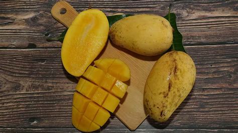 Ripe Mango Vs Unripe At Danielle Nugent Blog
