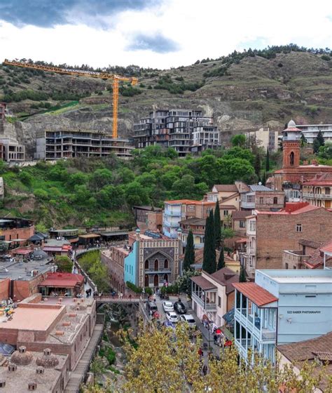 Zura ამ სამშობლოს სიყვარულსა და სადღეგრძელოებში ხელში შემოგვაკვდა თბილისი იცით ეს რისი