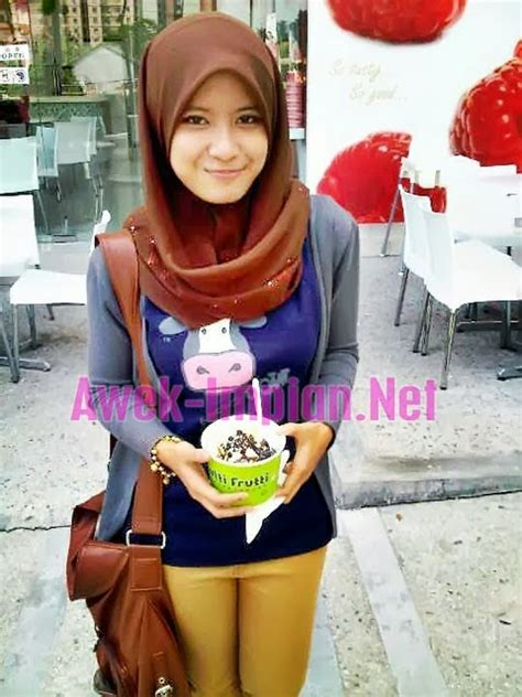 Miciko White Jilbab Seksi Part