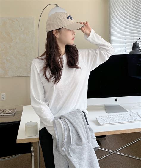 잇진 Made Zin자체제작 베이직 무지 스탠다드핏 긴팔 티셔츠